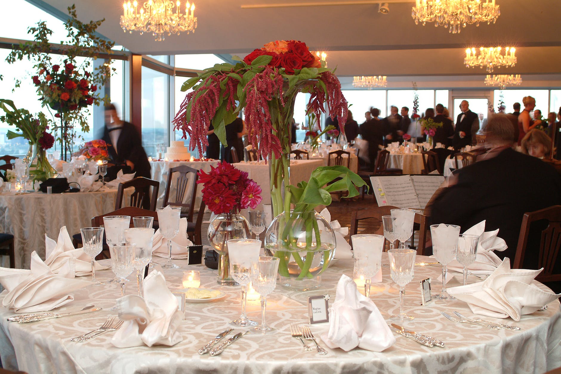 Many Types of Wedding Reception Seating Styles to Pick